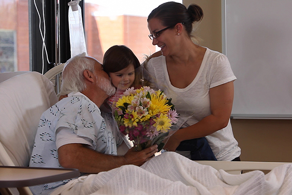 7 things to consider when visiting a loved one in the hospital ...